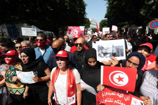 Dieci anni dopo la Primavera araba, la Tunisia ha nostalgia del regime