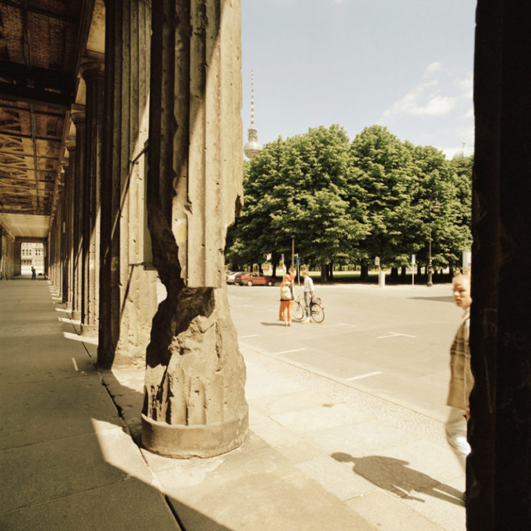 Giovanni Chiaramonte, le immagini dell'eterno. La mostra a Milano - Tempi
