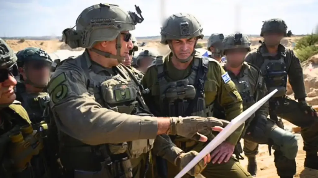 Gli sfollati in fuga da Gaza camminano sull'orlo di una tomba - Tempi